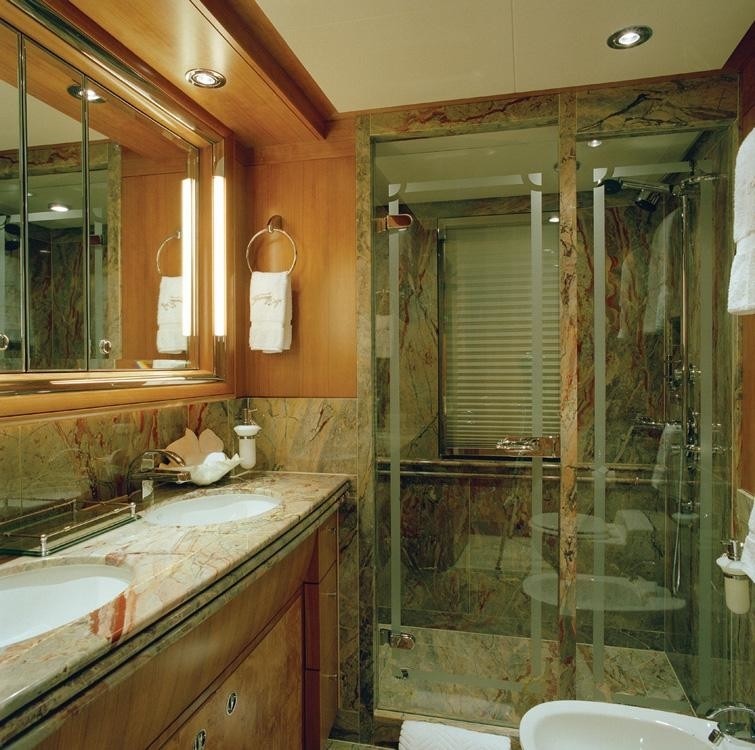 Yacht ALLEGRIA, Hakvoort Shipyard | CHARTERWORLD Luxury Superyacht Charters